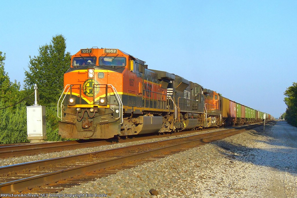 BNSF 1057 westbound